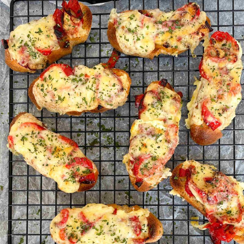 Cheshire cheese and roasted red pepper toasts - Recipes | Dairy UK