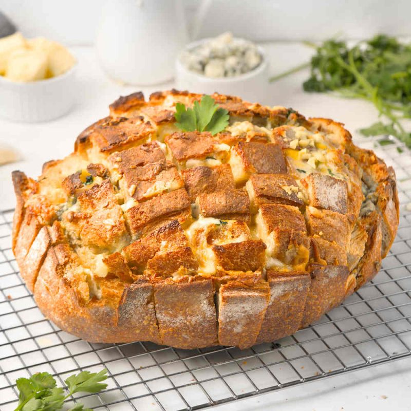 Cheese and garlic tear and share bread - Recipes | Dairy UK